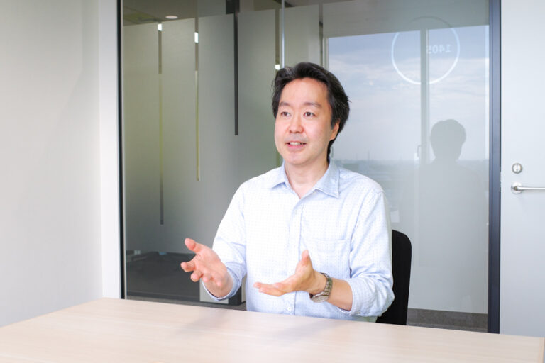 Genomos代表者インタビュー | Genomos(ジェノモス) - 行政書士のホームページ制作